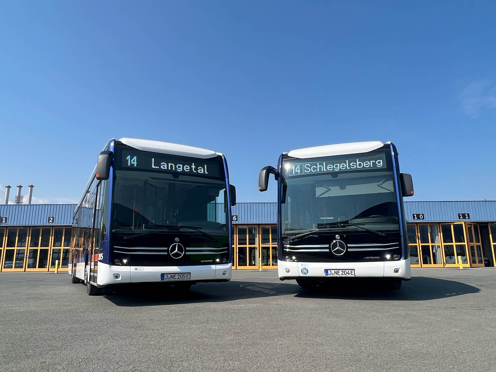 Zwei neue E-Busse starten in den Linienbetrieb